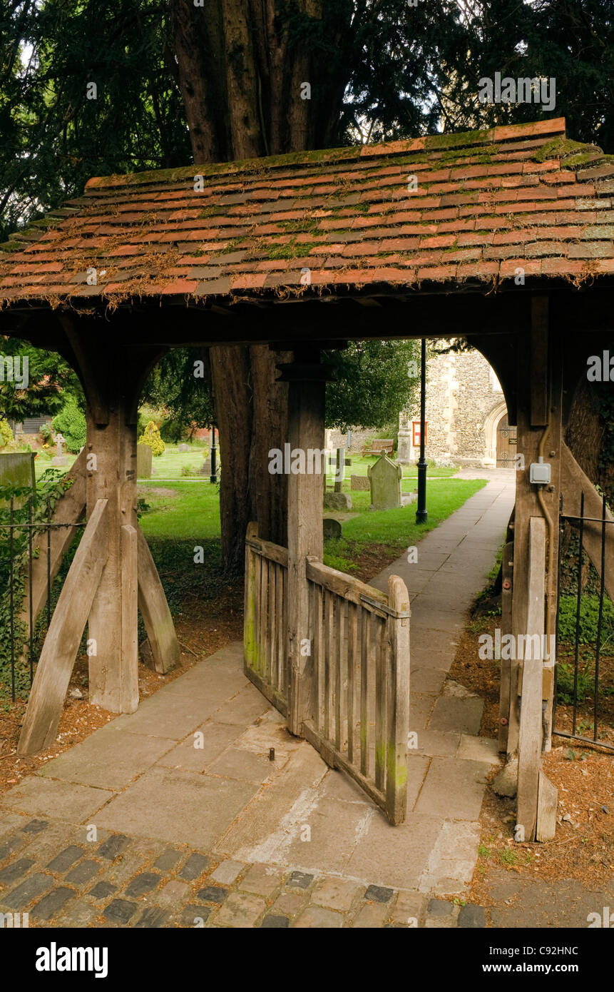 A lych gate covered gateway to the parish church of Chalfont St Giles ...