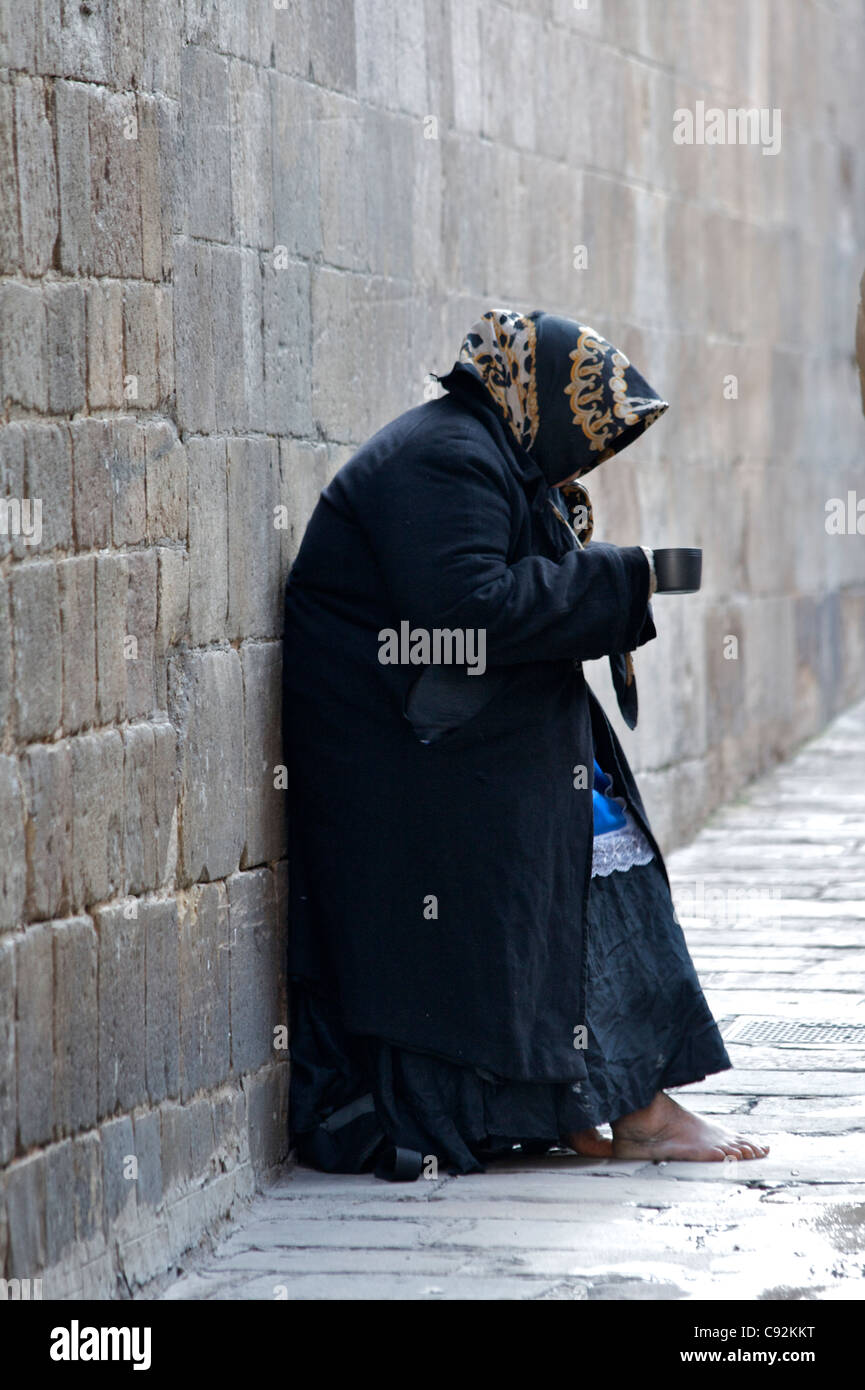 Beggar hi-res stock photography and images - Alamy