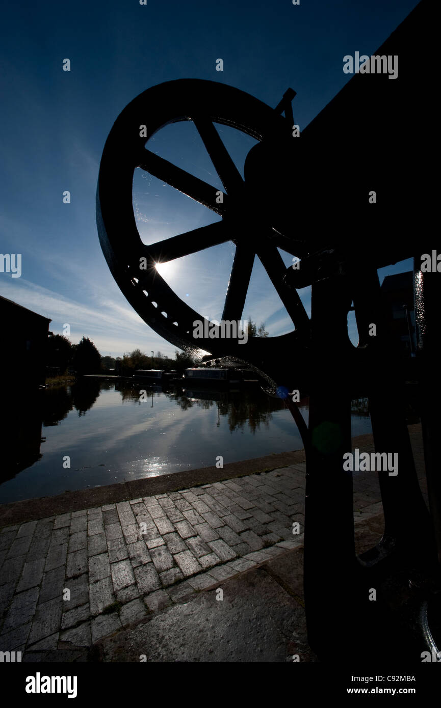 Crane wheel on Llangollen Canal at Ellesmere Wharf, Shropshire UK Stock ...