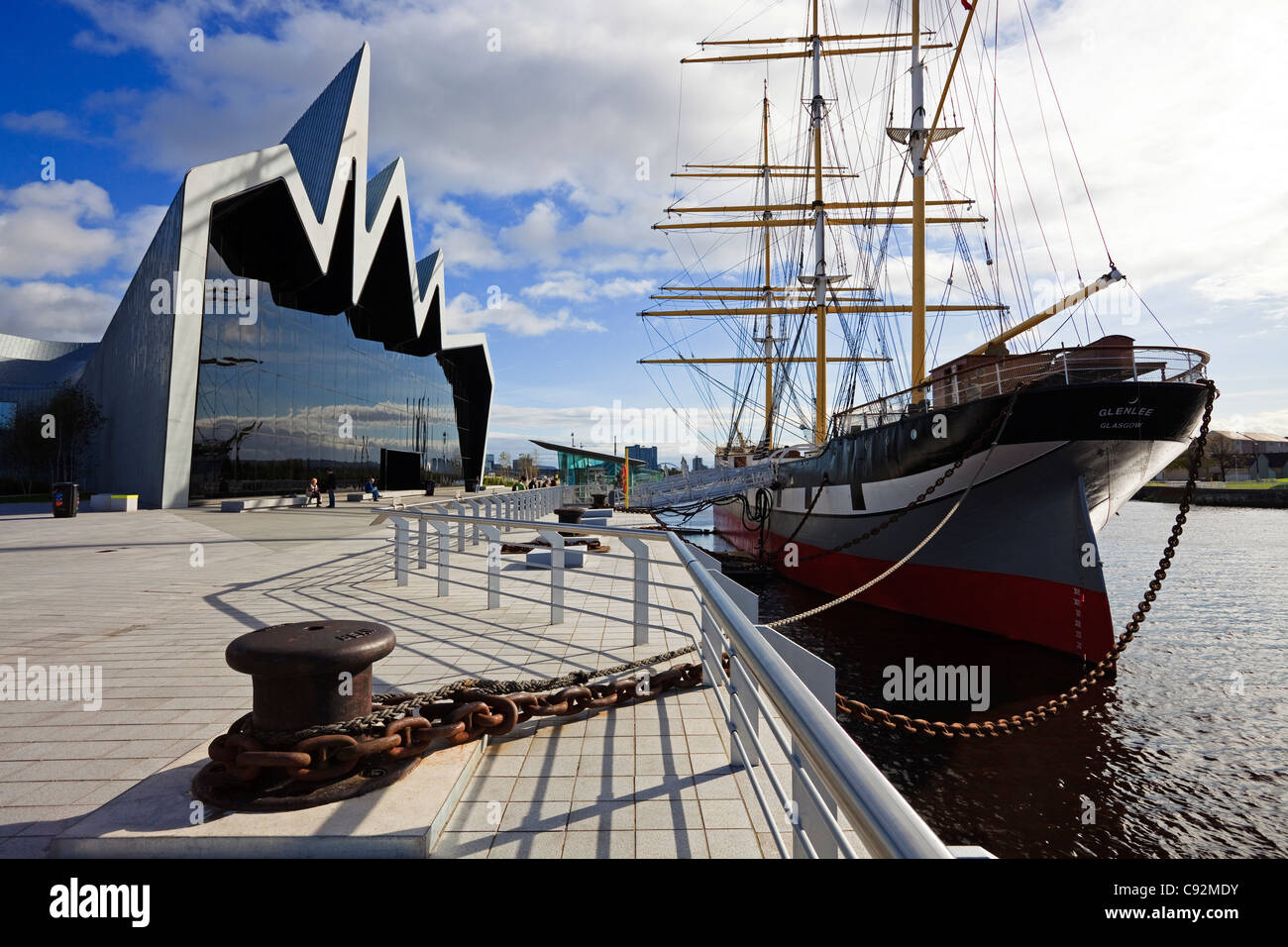 Riverside museum pier High Resolution Stock Photography and Images - Alamy