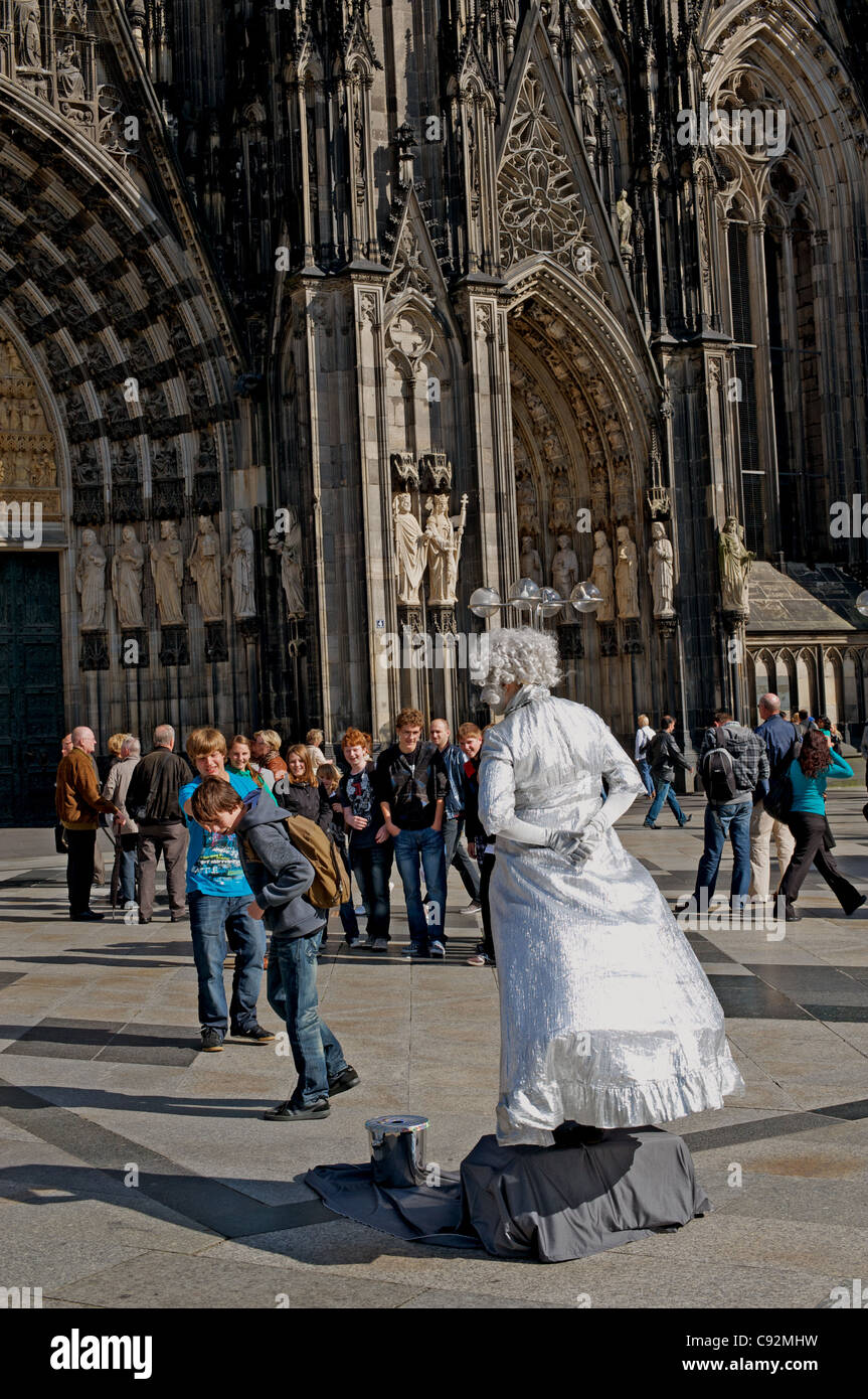 Mime artist, Cologne, Germany Stock Photo - Alamy