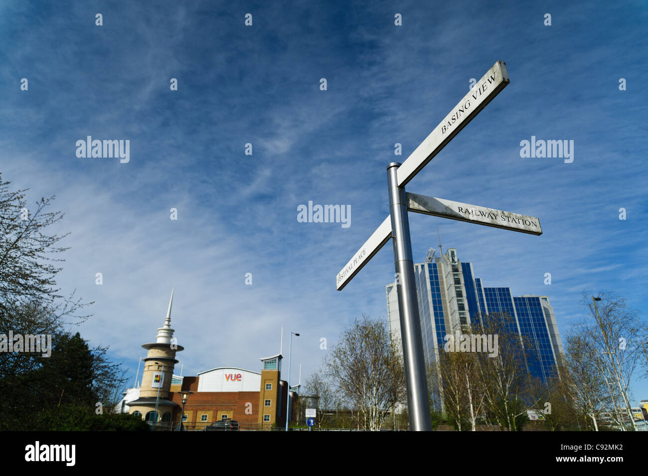Basingstoke railway station hi-res stock photography and images - Alamy