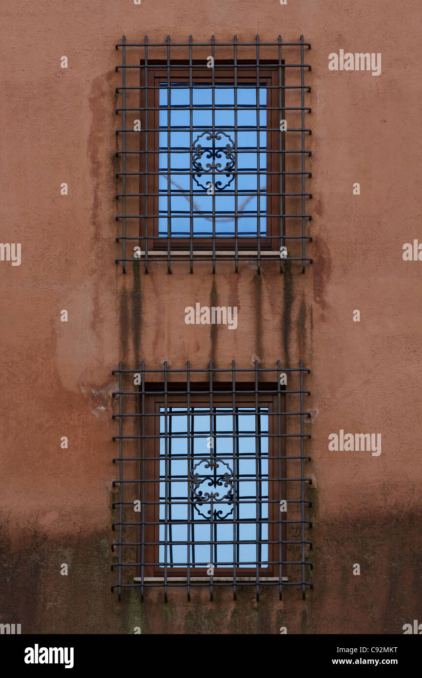 Bottom windows hi-res stock photography and images - Alamy