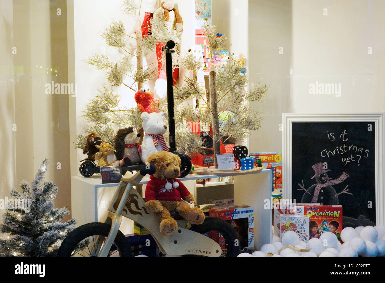 shop window festive display in the run up to christmas Stock Photo - Alamy