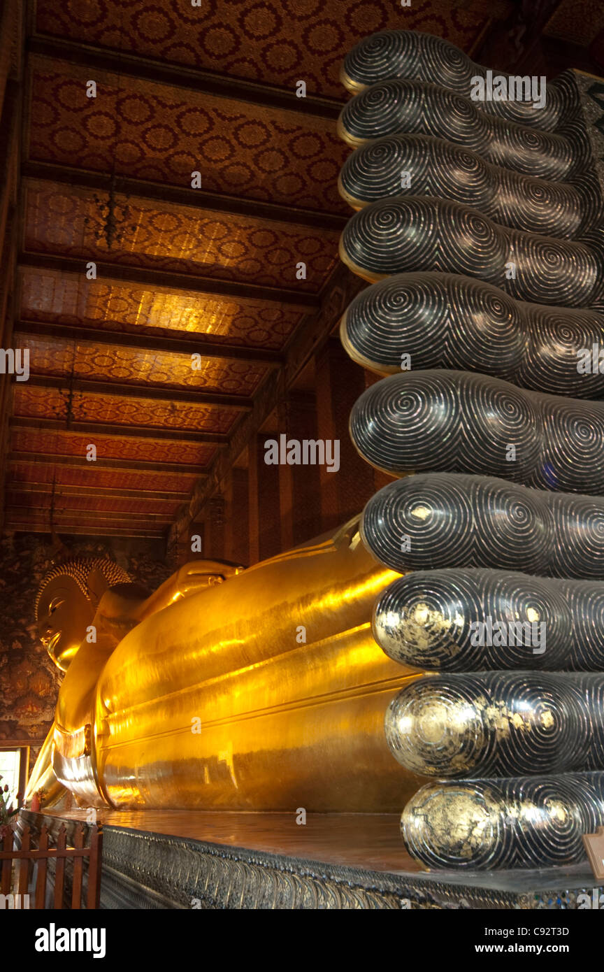 The Temple of the Reclining Buddha in Wat Pho Bangkok is a pilgrimage ...