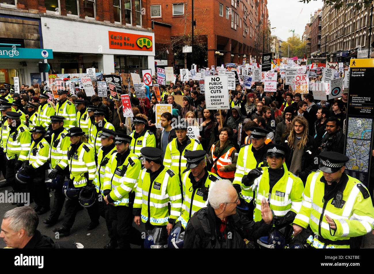 Commander simon pountain hi-res stock photography and images - Alamy