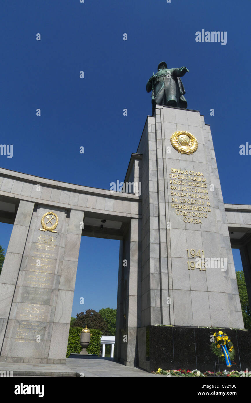 The Russian war memorial in Berlin Stock Photo - Alamy
