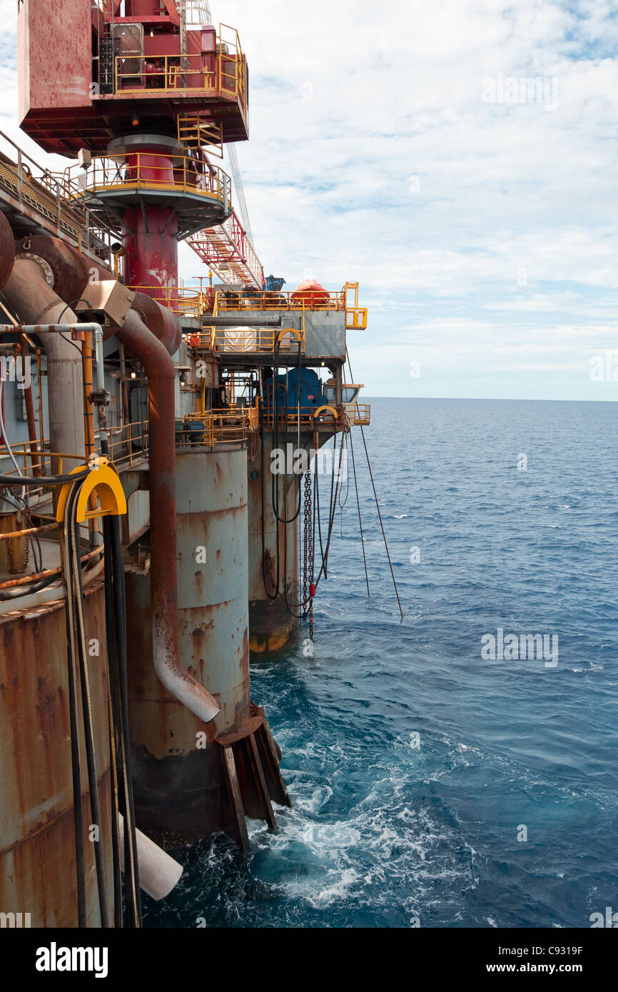 Semi submersible drilling unit hi-res stock photography and images - Alamy