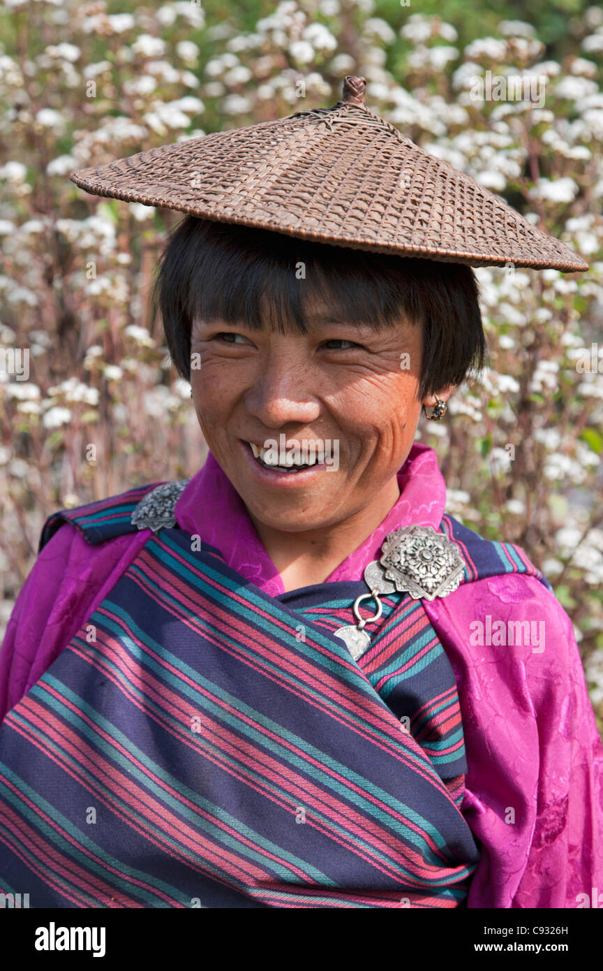 Smartly dressed women hi-res stock photography and images - Alamy