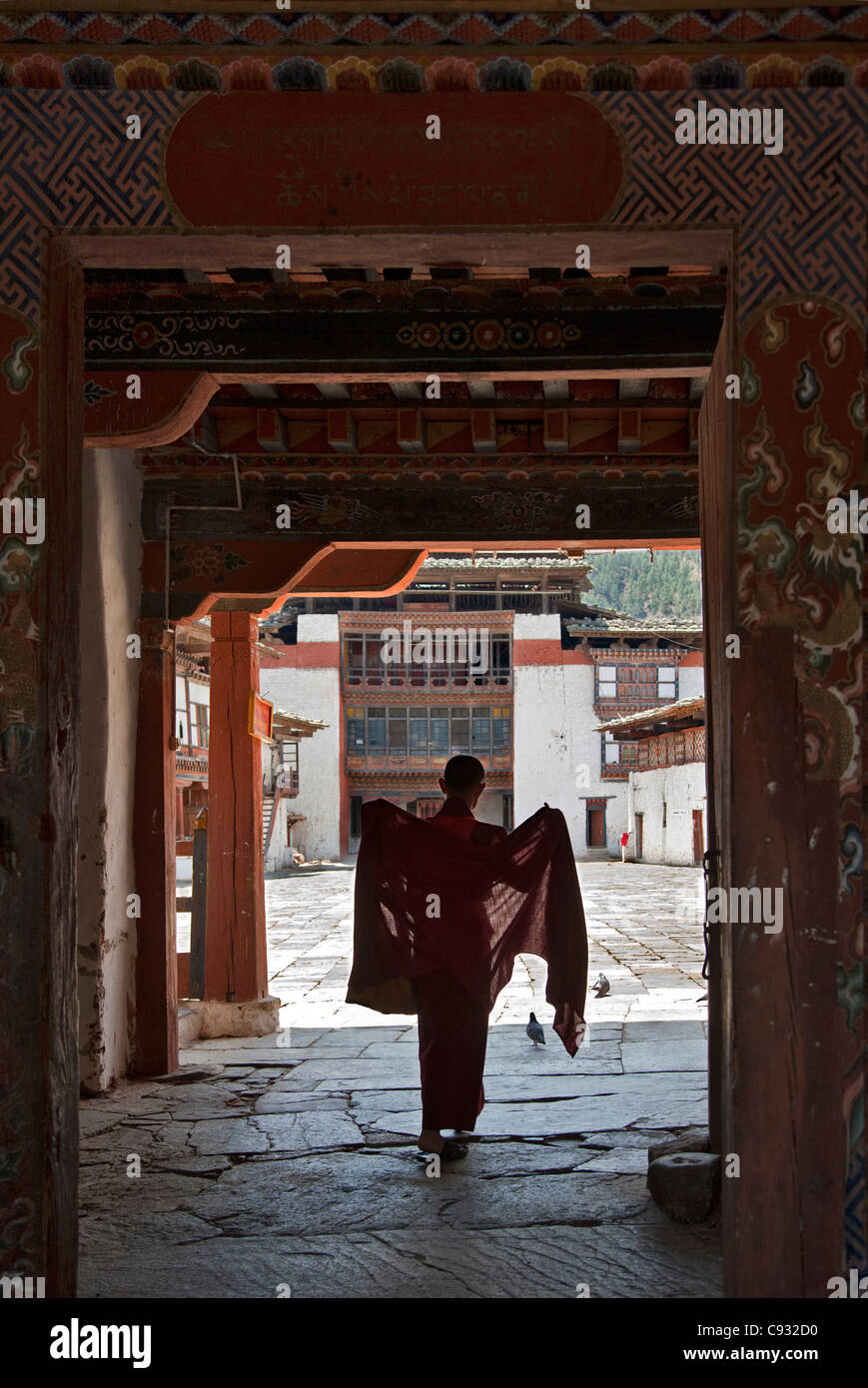 Monk robes hi-res stock photography and images - Alamy