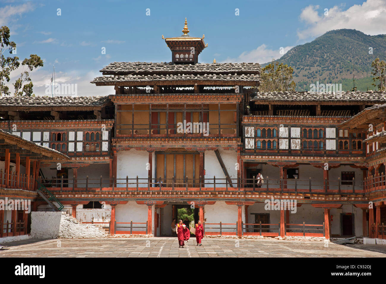Wangdue phodrang dzong hi-res stock photography and images - Alamy