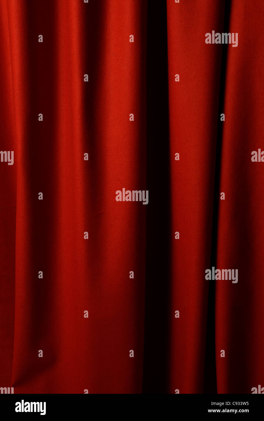 Red curtains hi-res stock photography and images - Alamy