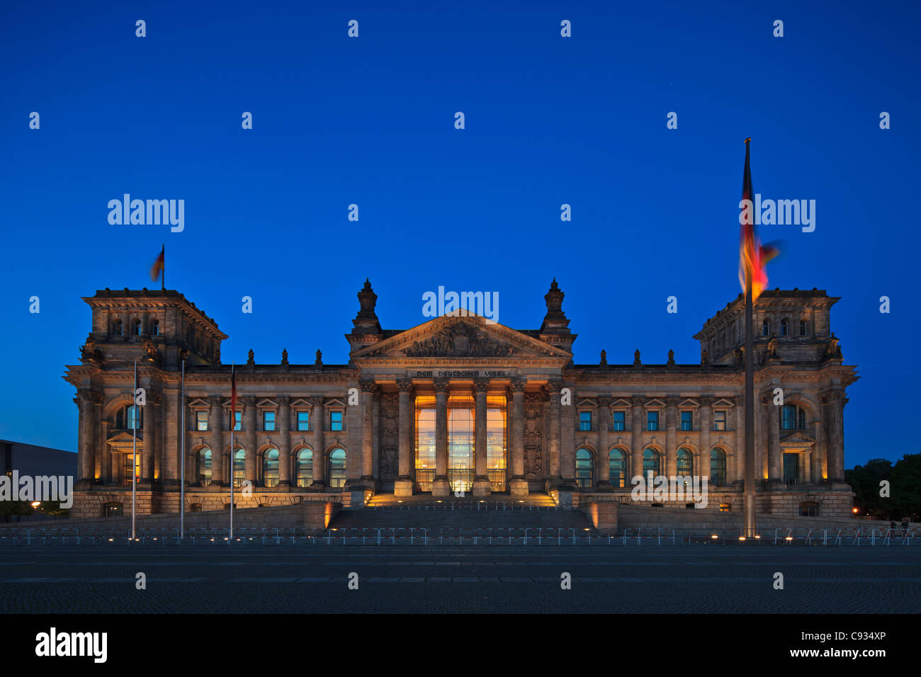 Twilight view of the front facade of the Reichstag building in ...