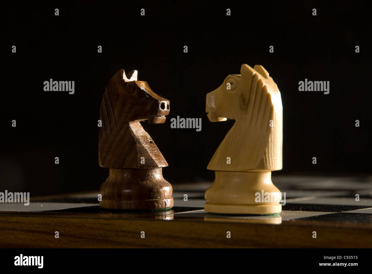 Chess horses hi-res stock photography and images - Alamy