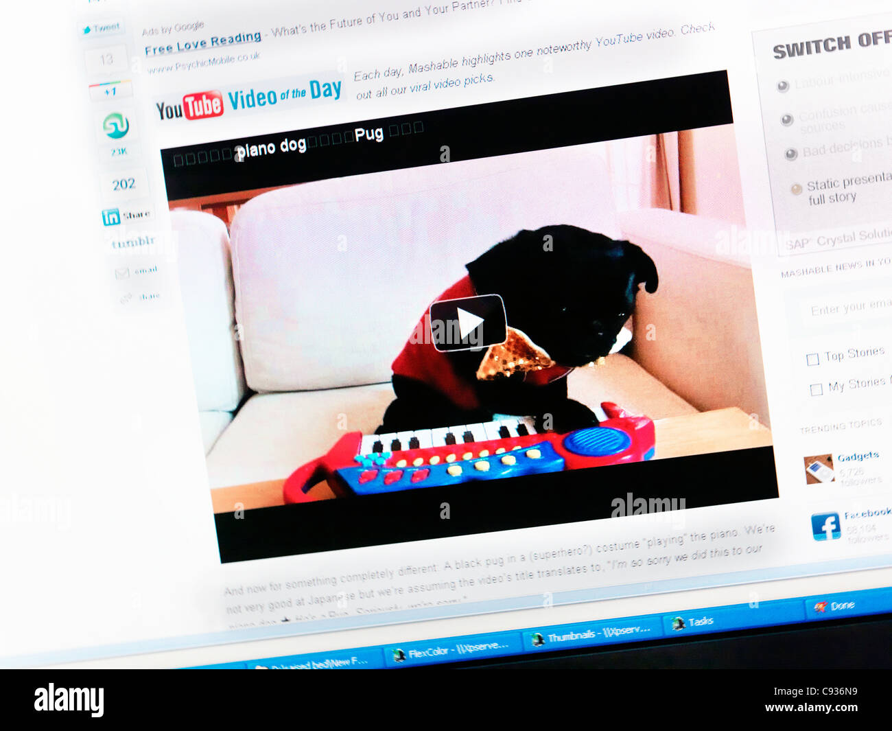 YouTube Page On Computer Screen Video Of The Day Stock Photo - Alamy