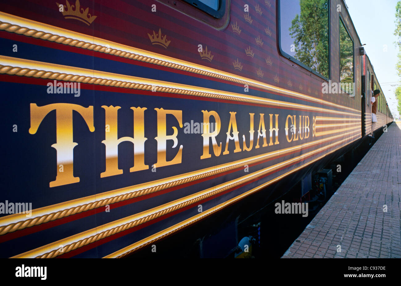India, Maharaja's Expree Train. The bar car of the Maharajas' Express ...