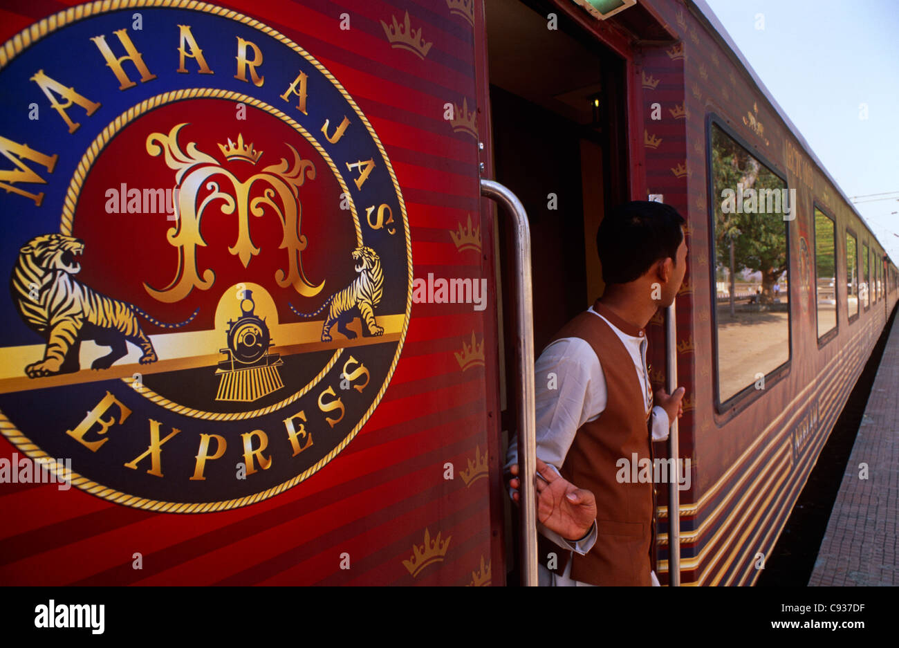 Maharajas express train hi-res stock photography and images - Alamy