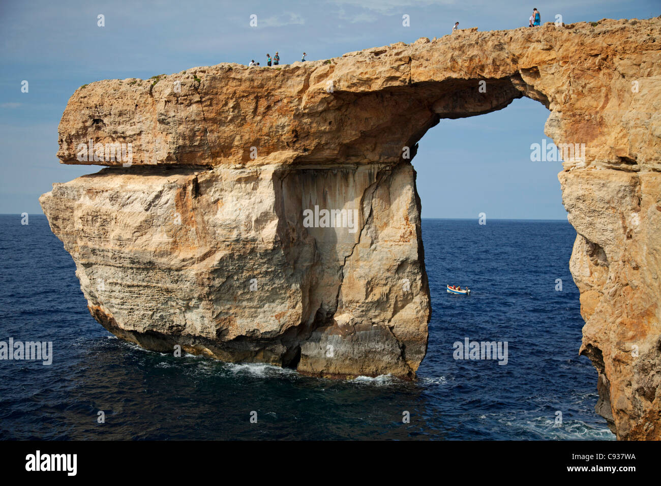Rock formed as an arch hi-res stock photography and images - Alamy