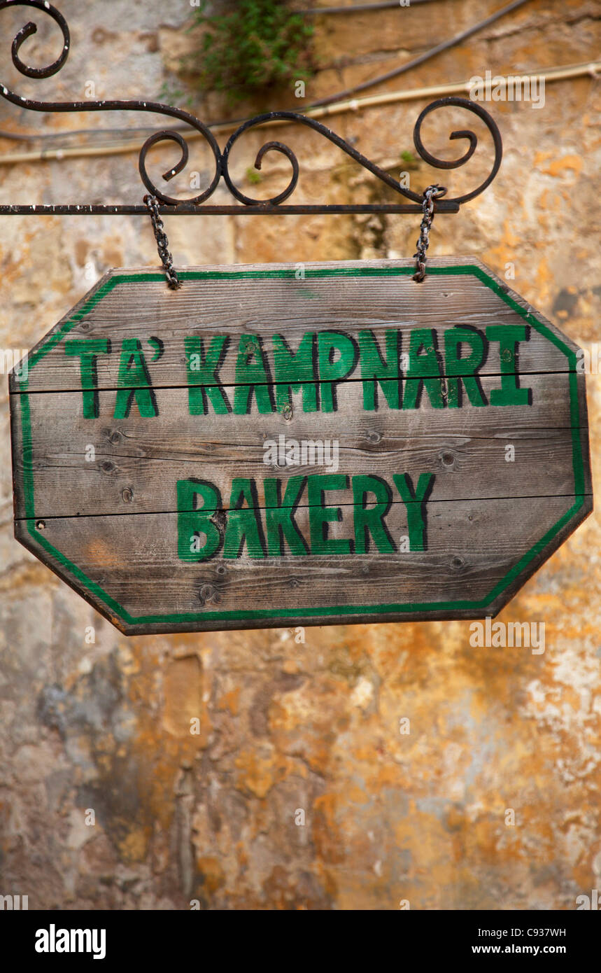 Victoria sign hi-res stock photography and images - Alamy