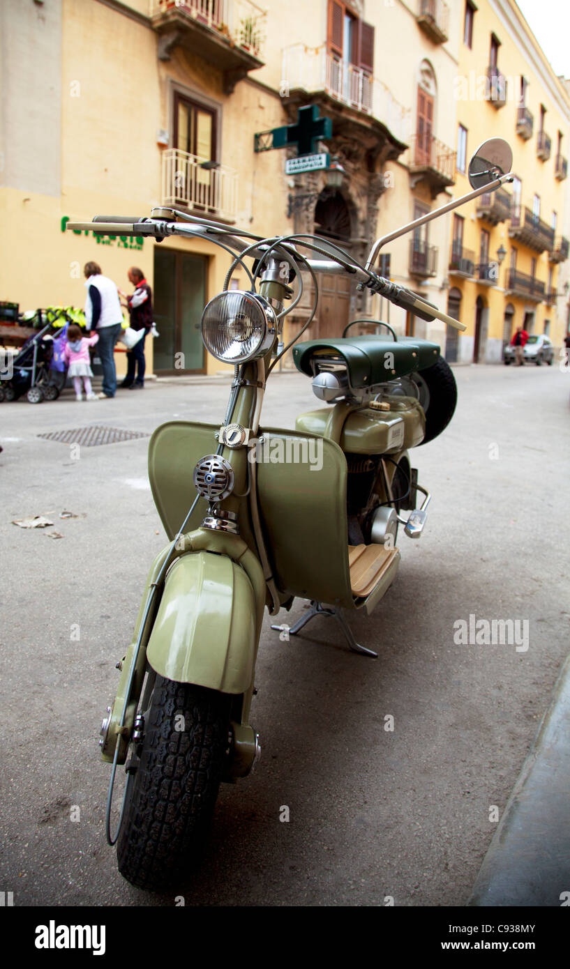 Moped italy hi-res stock photography and images - Alamy