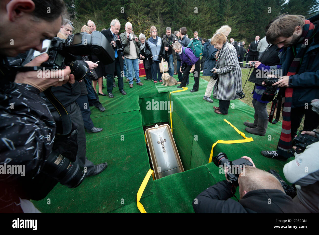 SIR JIMMY SAVILE'S FUNERAL SIR JIMMY SAVILE'S FUNERAL WOODLANDS ...