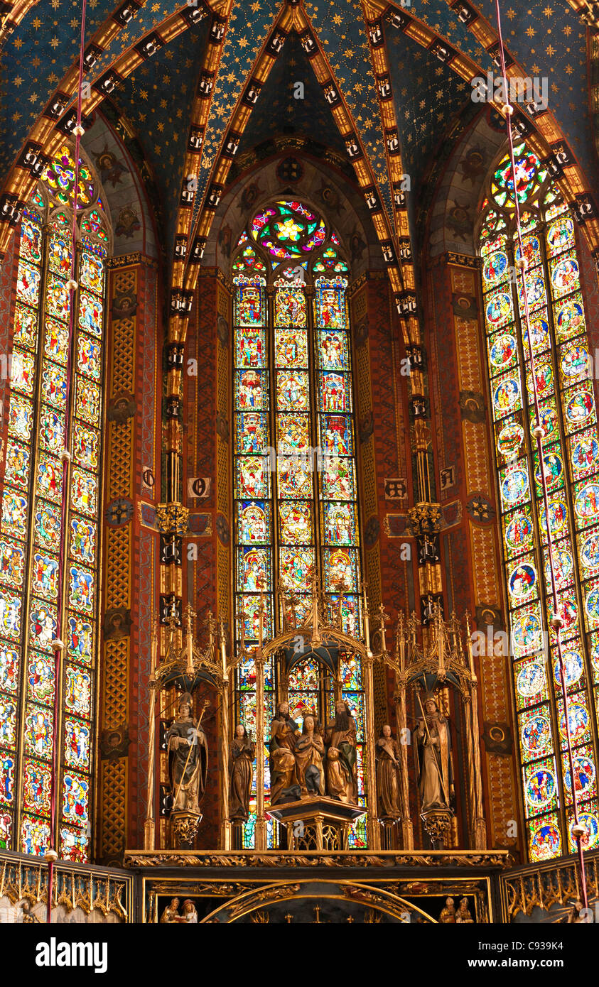 Altarpiece in kosciol mariacki hi-res stock photography and images - Alamy