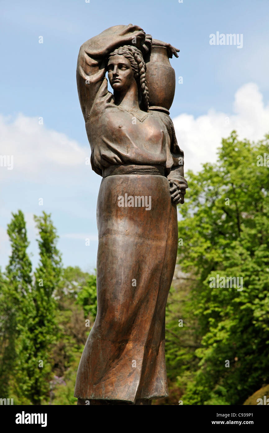 Bucharest Statue High Resolution Stock Photography and Images - Alamy