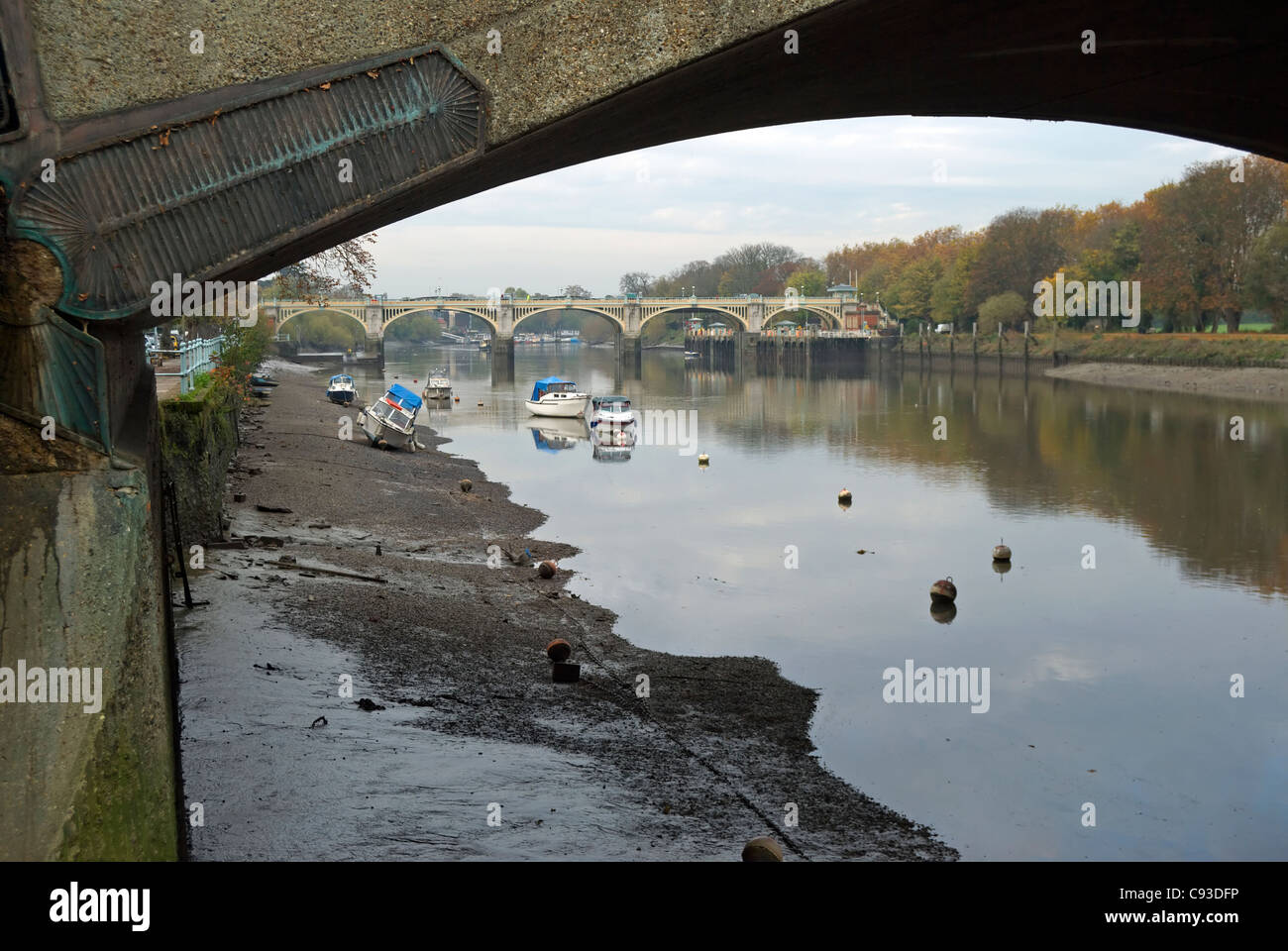 Low tide lock hi-res stock photography and images - Alamy