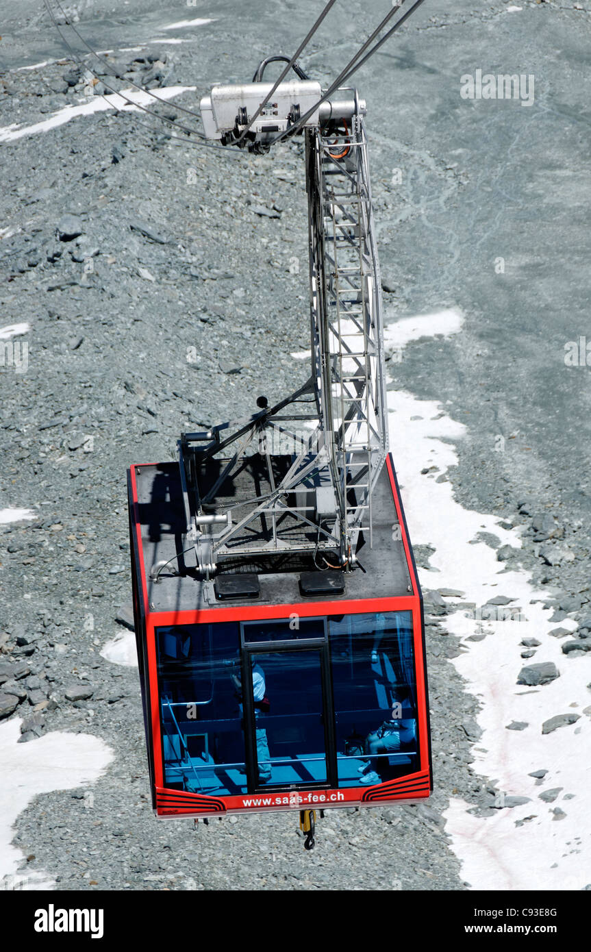 Cable car uplift hi-res stock photography and images - Alamy