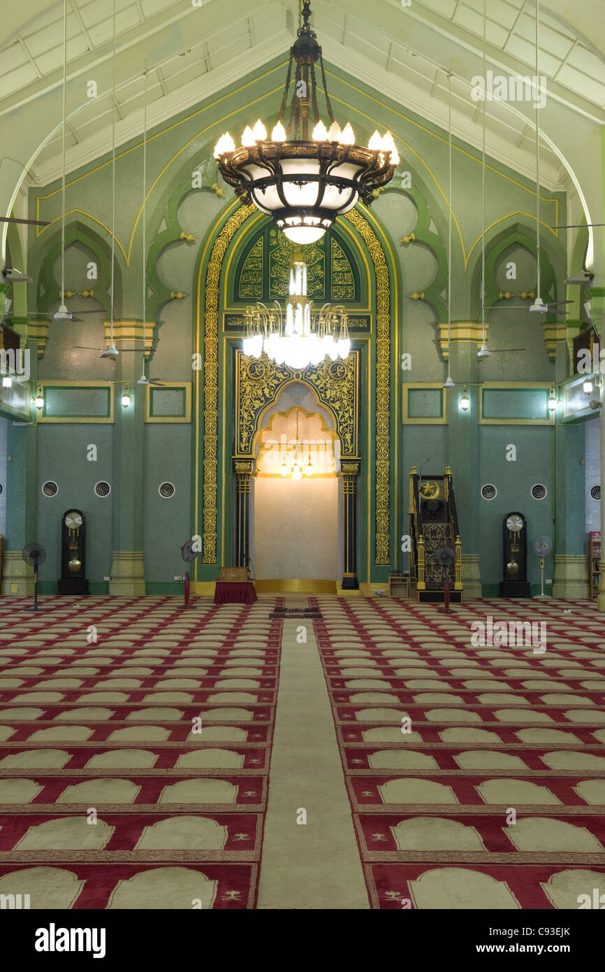 Sultan Mosque: prayer hall Stock Photo - Alamy