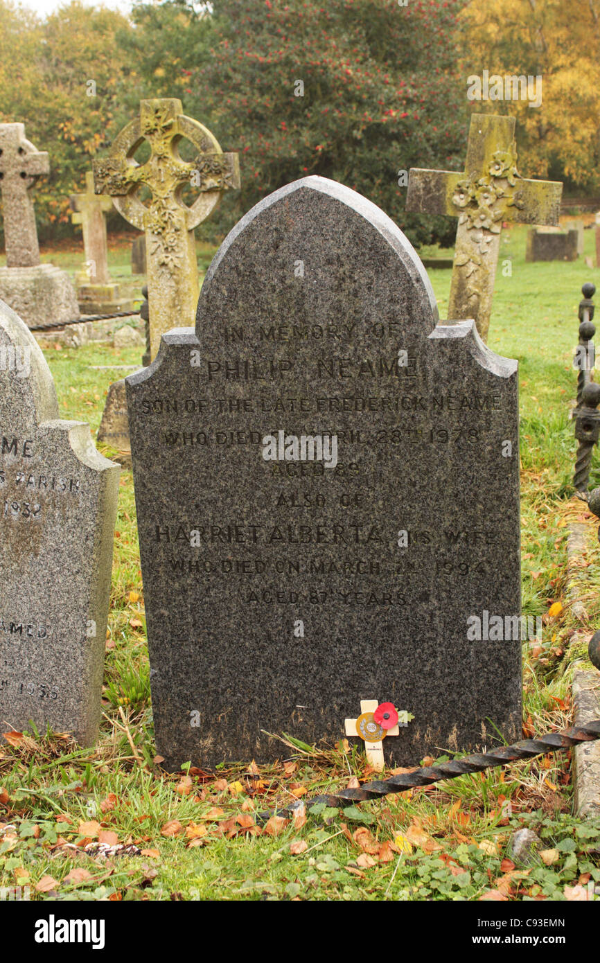 Grave of Lieutenant General Sir Philip Neame VC KBE CB DSO KStJ St Mary ...