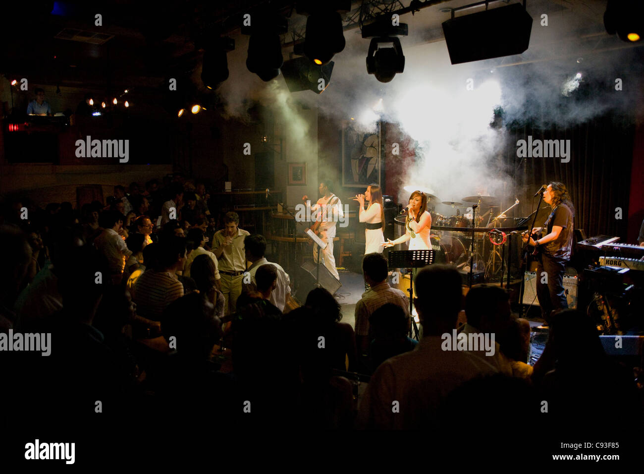 Singapore nightclub hi-res stock photography and images - Alamy