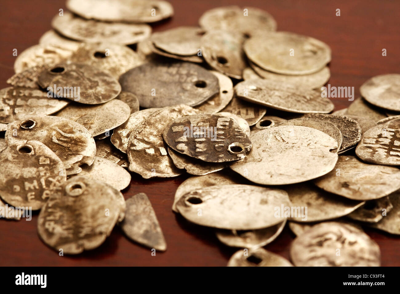 Money on round table hi-res stock photography and images - Alamy