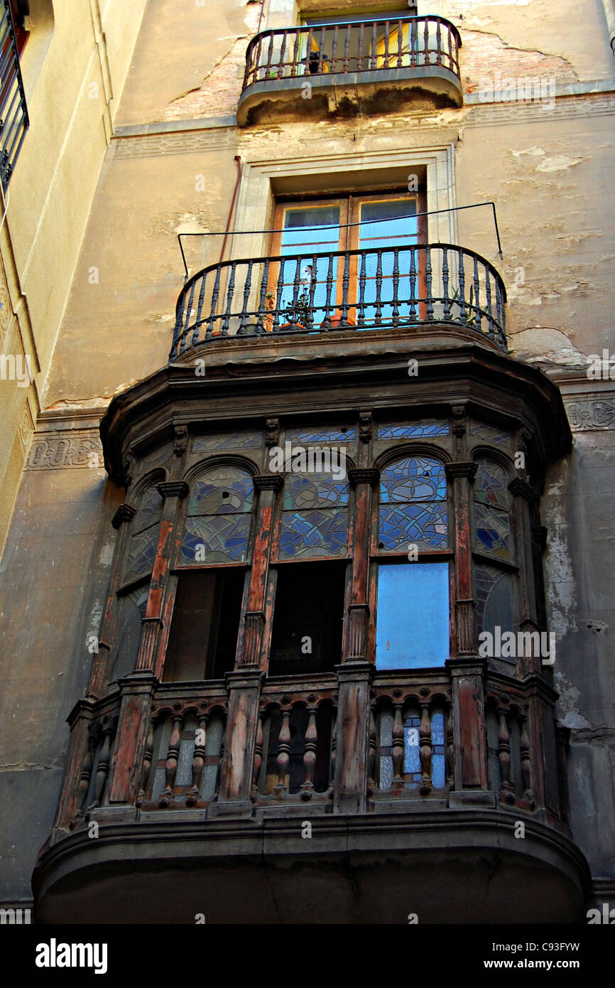 Windows, Barri Gotic (Gothic Quarter), Barcelona, Spain Stock Photo - Alamy