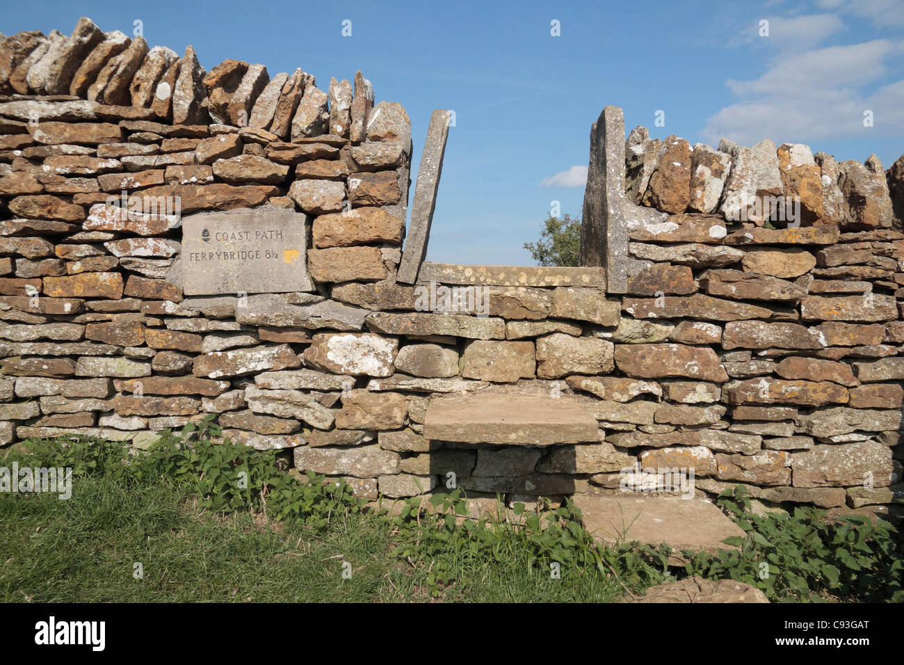 Public footpath with style hi-res stock photography and images - Alamy