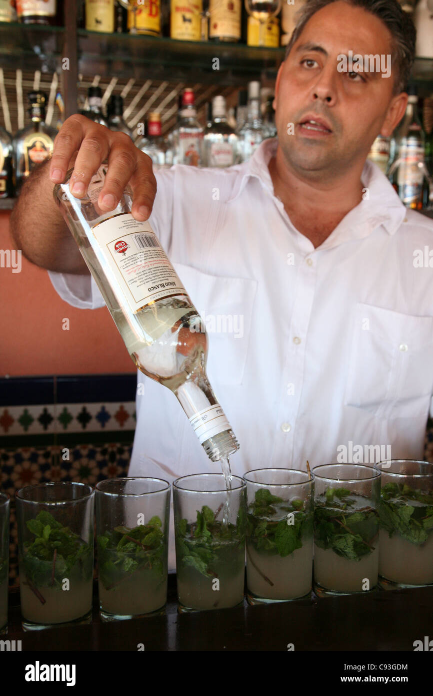 Cuba mojito bartender hi-res stock photography and images - Alamy