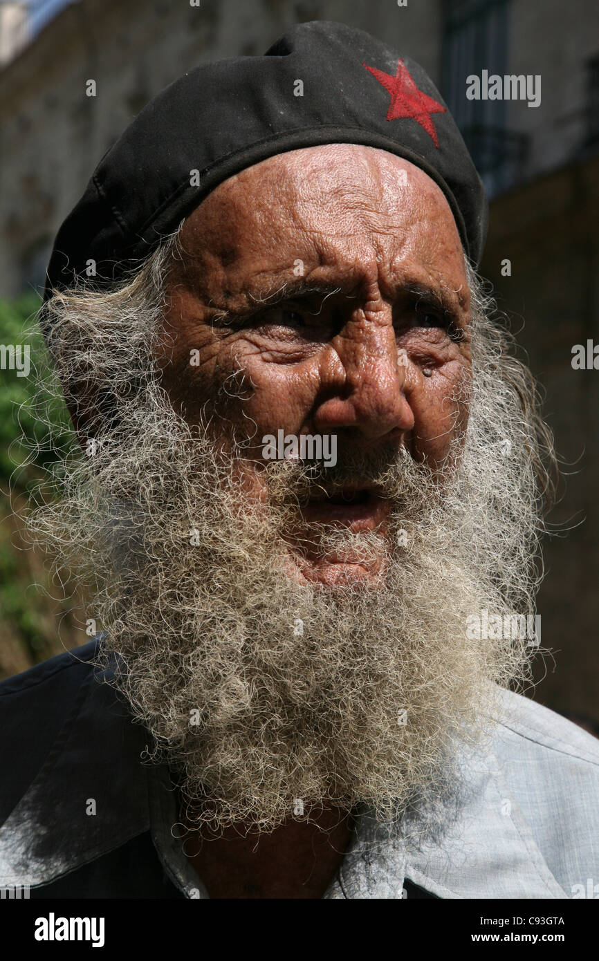 Old Cuban man in the historical centre of Havana, Cuba Stock Photo - Alamy