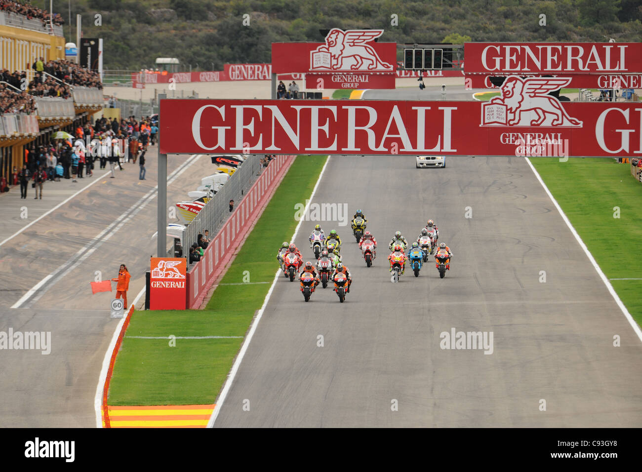 Crash at turn 1 at the Valencia Moto GP involving Valentino Rossi 46 ...