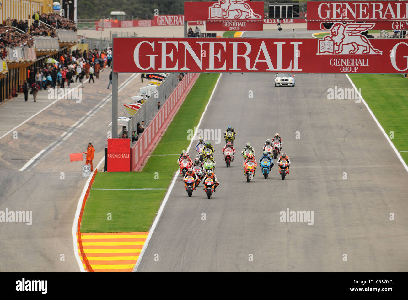 Crash at turn 1 at the Valencia Moto GP involving Valentino Rossi 46 ...