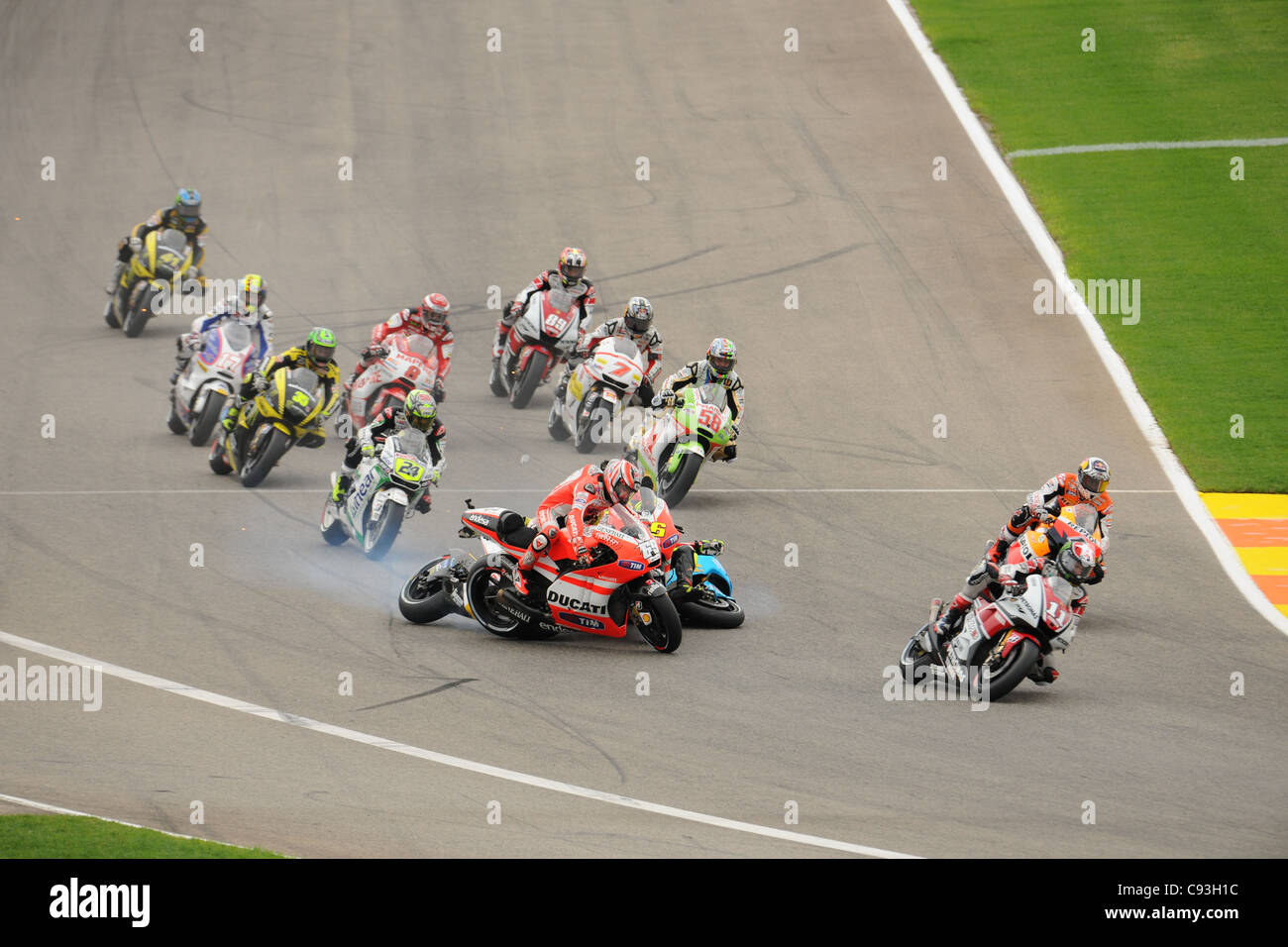 Crash at turn 1 at the Valencia Moto GP involving Valentino Rossi 46 ...