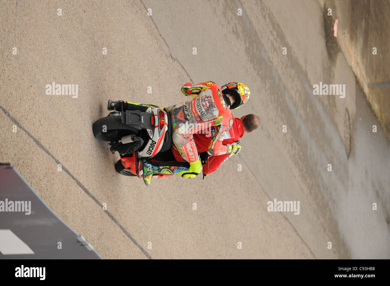 Crash at turn 1 at the Valencia Moto GP involving Valentino Rossi 46 ...