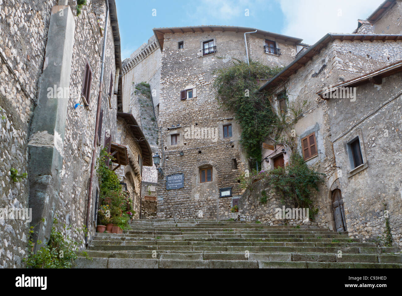 Sermoneta hi-res stock photography and images - Alamy