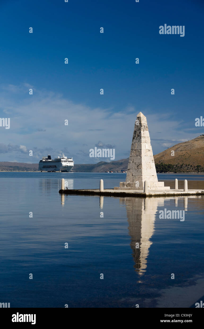 Argostoli Kefalonia the Drapanos Bridge over Koutavos lagoon built by ...