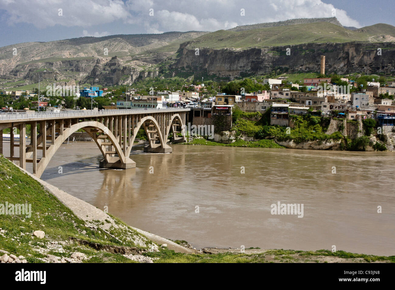 Tigris river flowing through Hasankeyf, Eastern Anatolia, Turkey Stock ...
