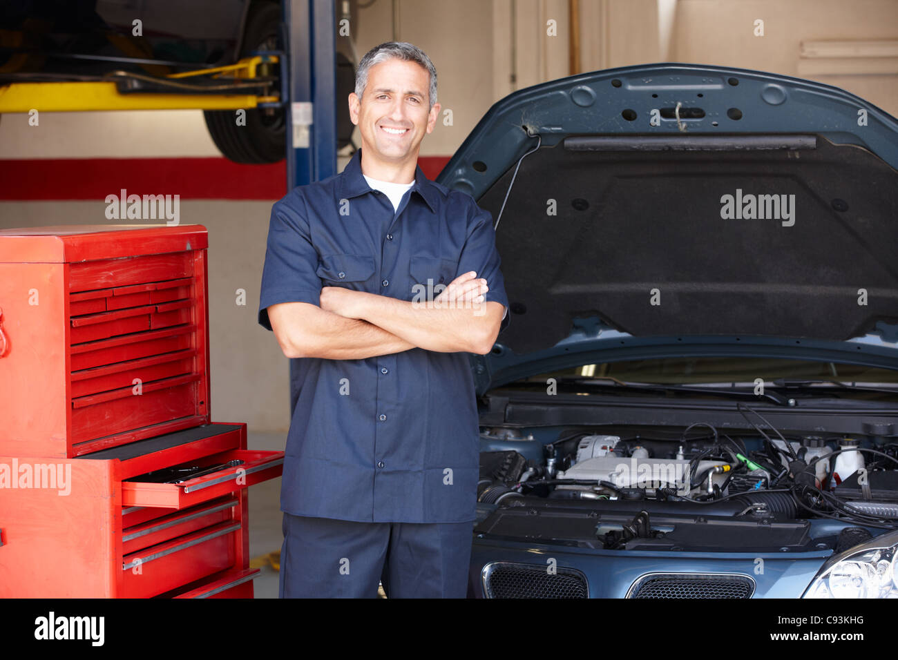 Mechanic at work Stock Photo - Alamy