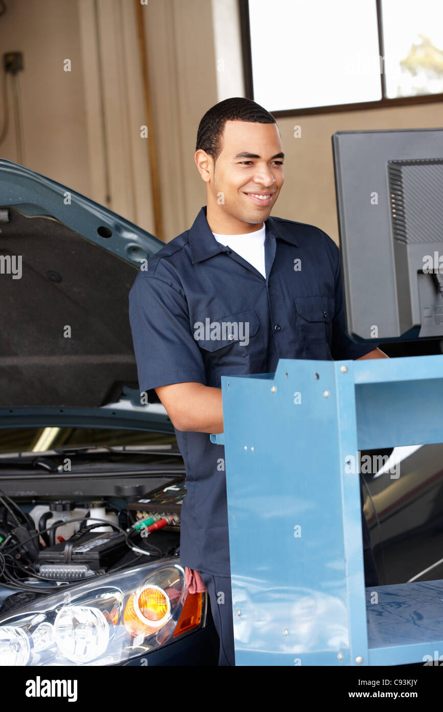 System mechanic hi-res stock photography and images - Alamy