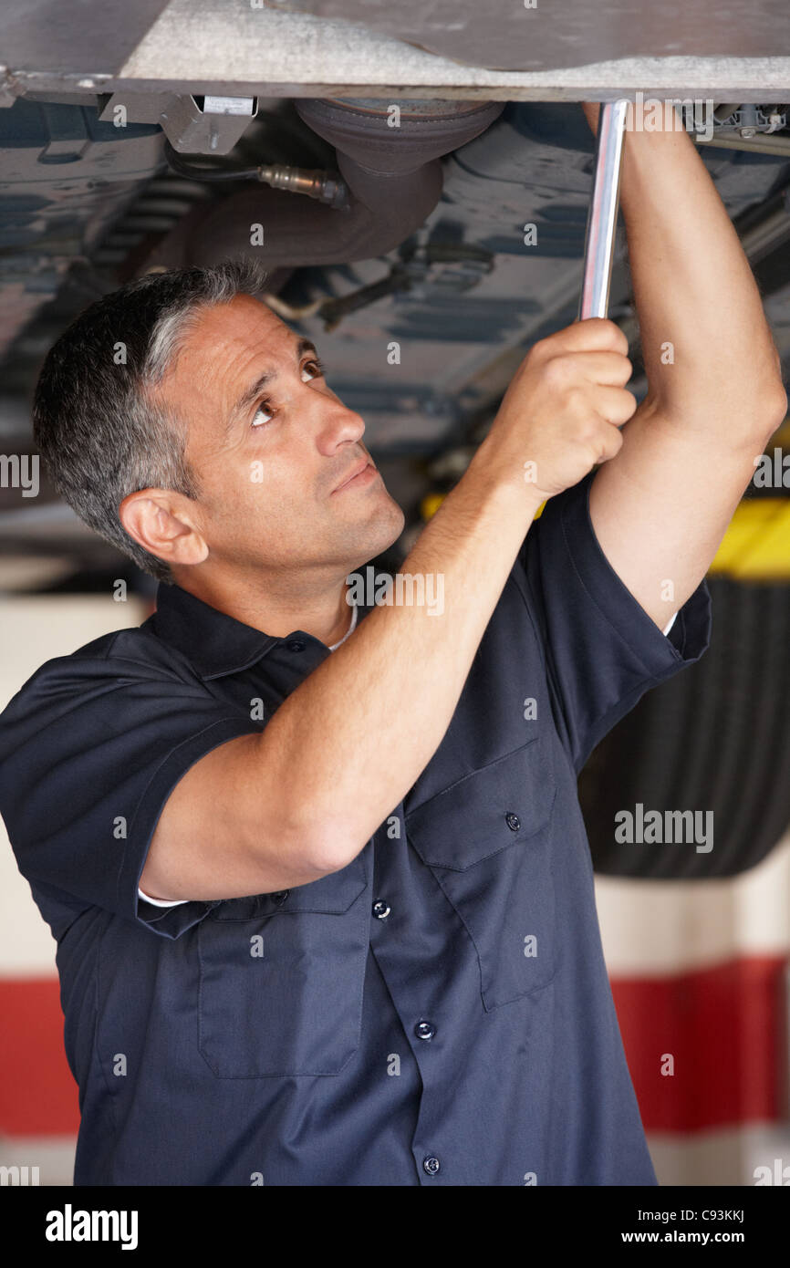 Mechanic at work Stock Photo - Alamy