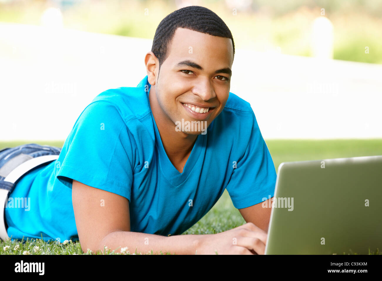 Laptop on the ground outside hi-res stock photography and images - Alamy
