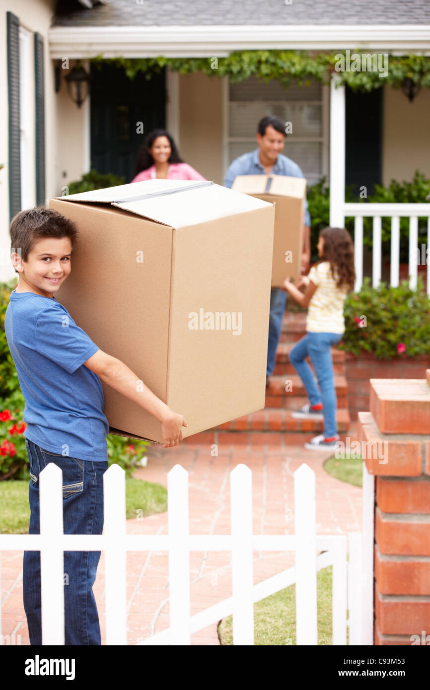 Family moving into rented house Stock Photo - Alamy
