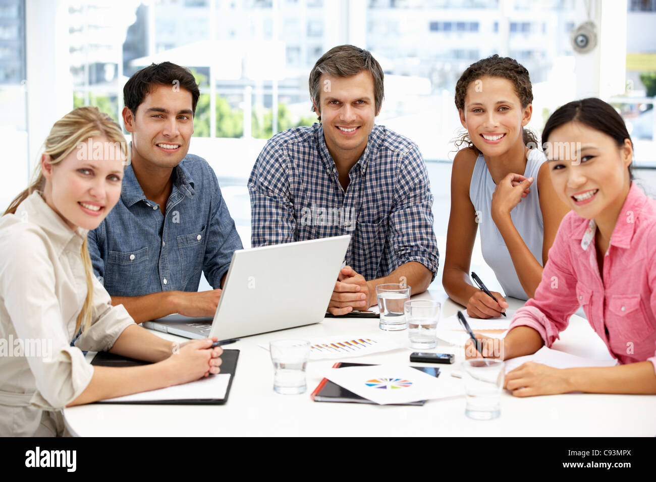 Age graphs hi-res stock photography and images - Alamy